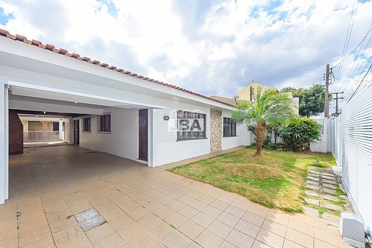 Casa para alugar - Uberaba, Curitiba 240m² | 4 quartos, 4 vagas
